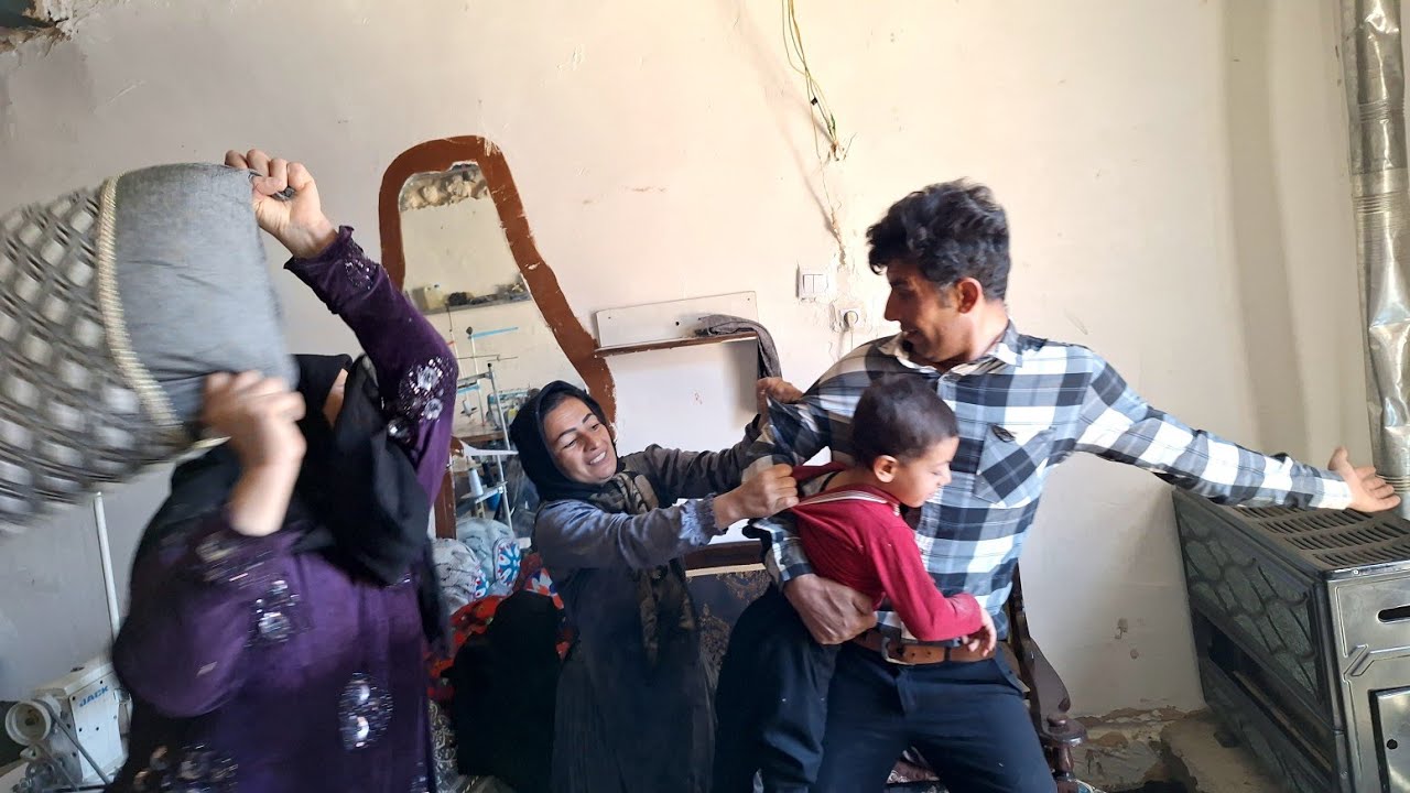 Sudden Attack: Nussiba's relentless effort in the workshop to earn money - YouTube