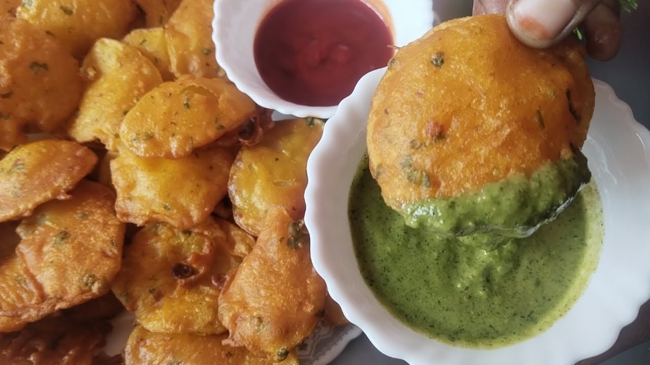 Crispy Aalu pakoda| Ramzan&iftaar 🌙|potato pakoda with chatni |क्रिस्पी ...