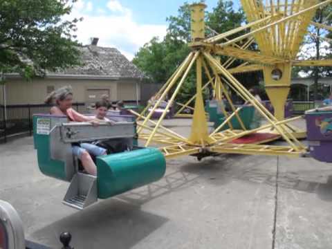 The Scrambler off-ride Kings island - YouTube
