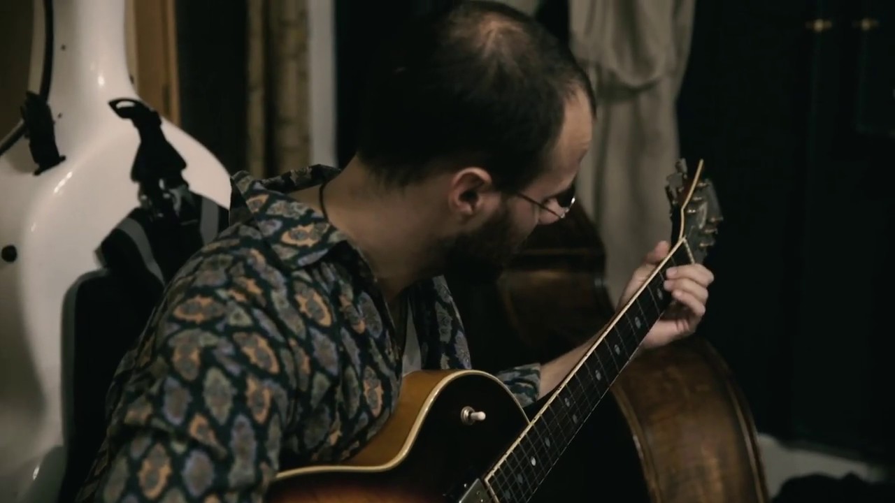 Marc Facchini - Et Brændende Ocean (Live fra Karens Minde) - YouTube