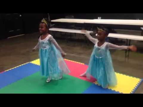 2 princesses dance at Elsa party - YouTube