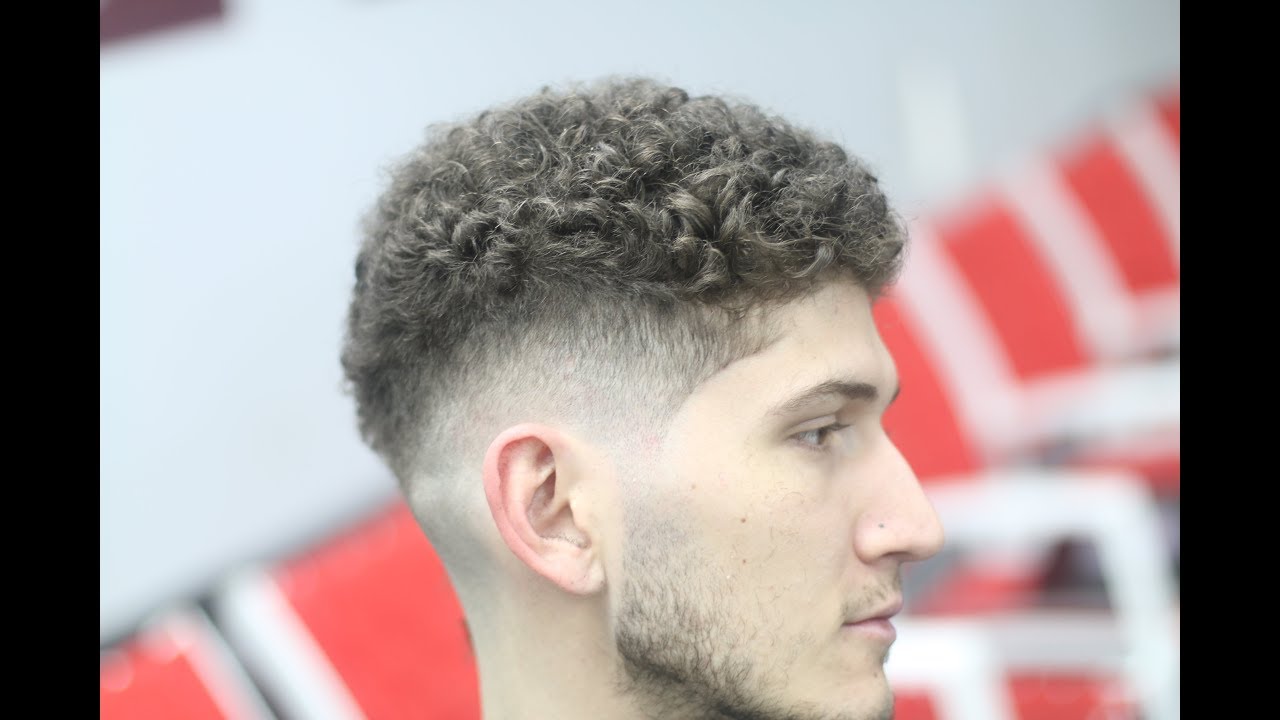 Blurry Contoured Fade Tutorial with Curly Hair! - YouTube