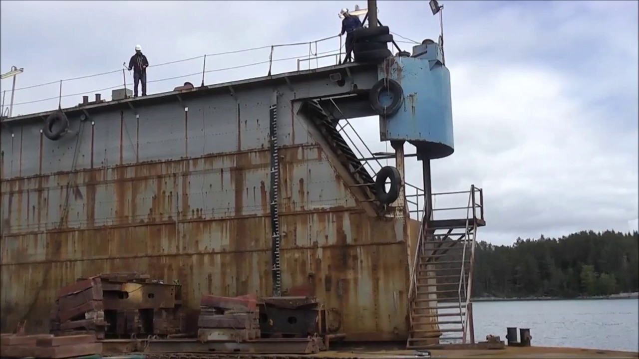 Fieldtest 3/3 - Luminell RLX D - Powerful maritime LED floodlight - YouTube