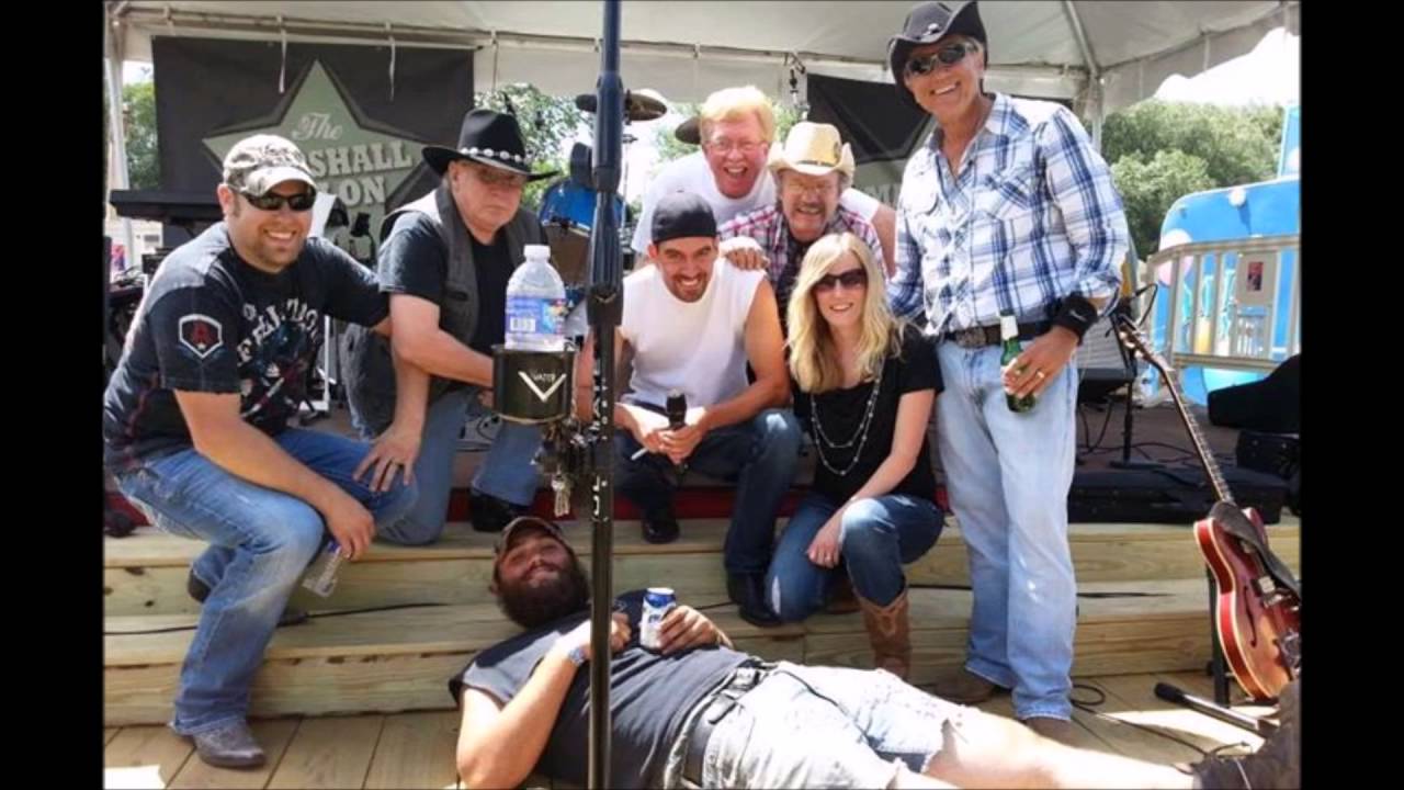 Marshall Dyllon - Live It Up - YouTube