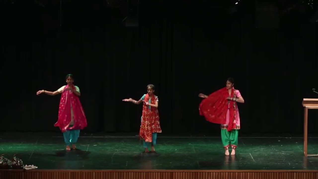 Phulkari Song Dance Perfomance - YouTube
