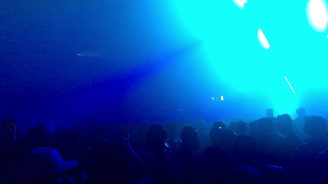 Pyrut - Ein, Zwei, Polizei @ Q-Base 2016 (HD) - YouTube