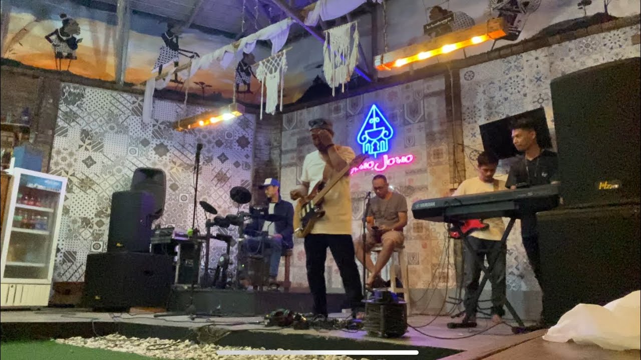 Halfmath Lone Fighter Cover (Live at cafe) - YouTube