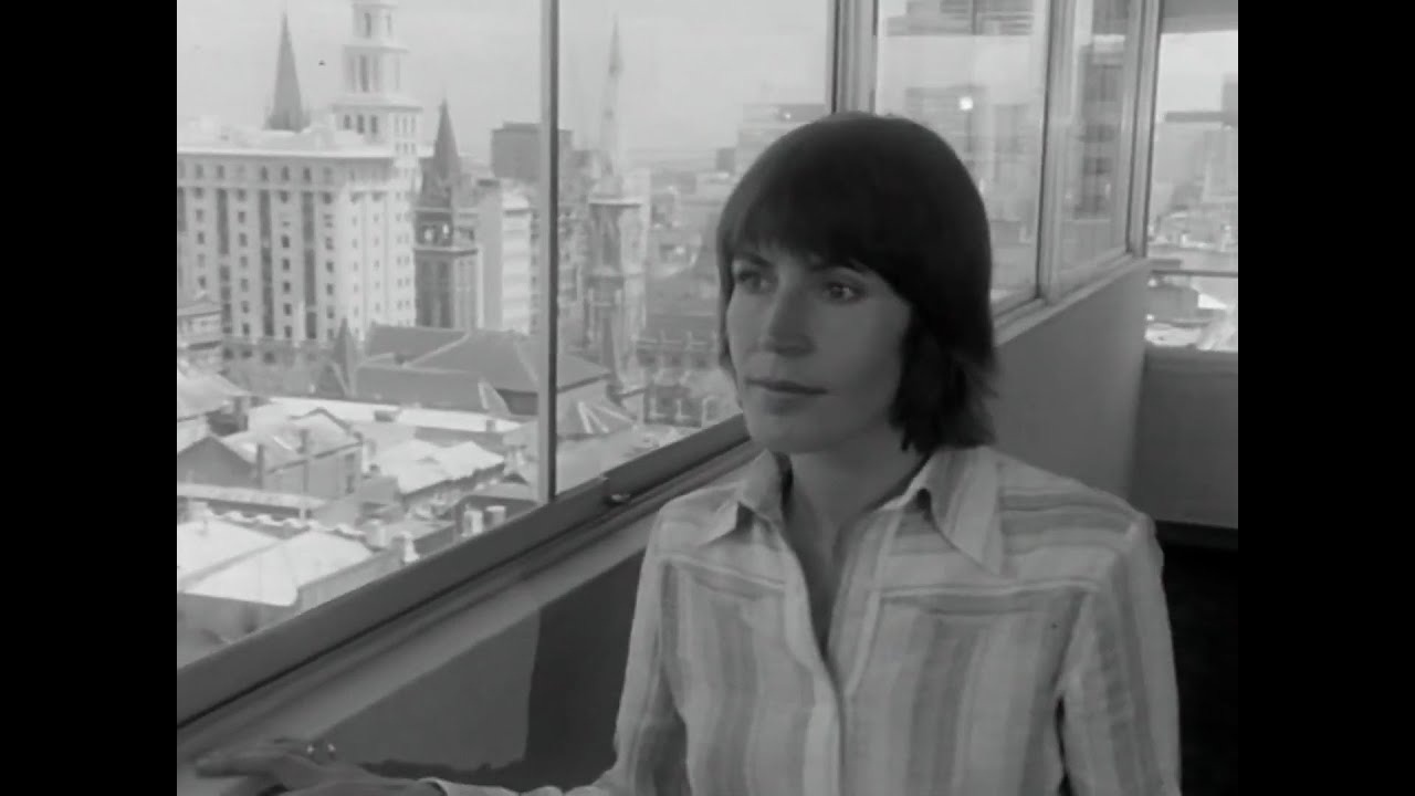 Helen Reddy Interview (ABC TV Australia / 1973) - YouTube