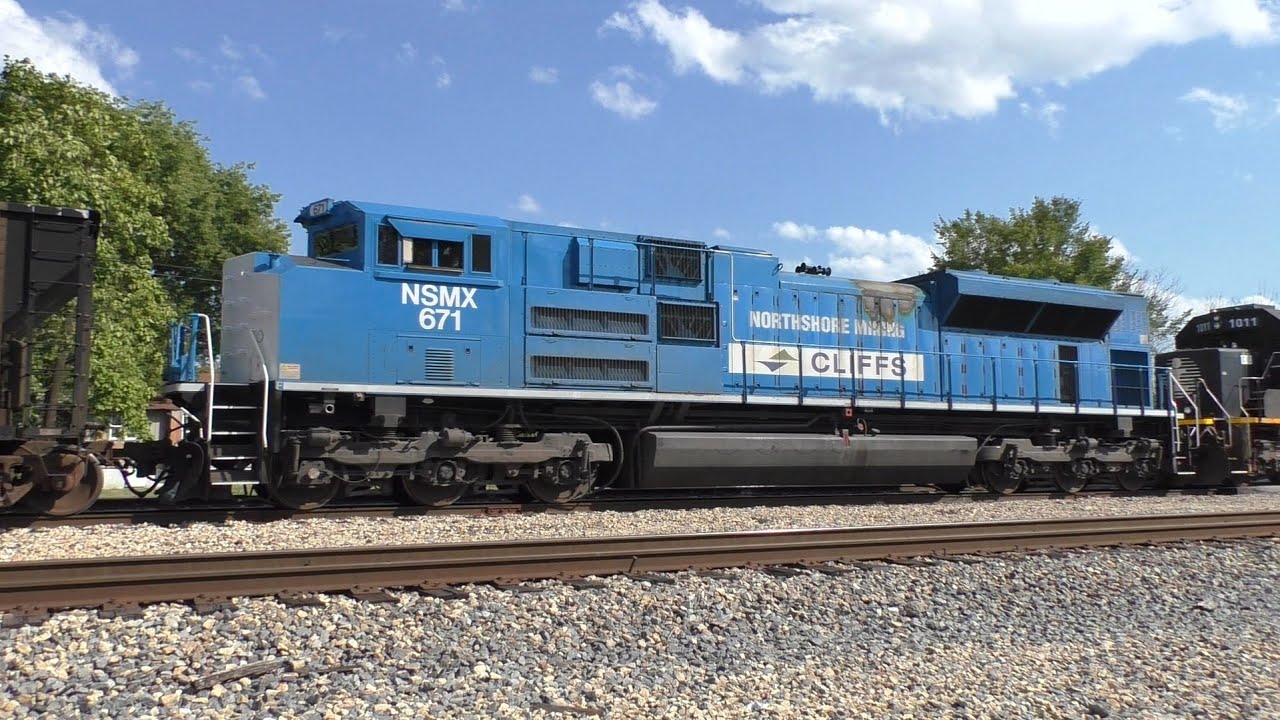 9/13/2021 - Northshore Mining SD70ACe trails on CN A408 - YouTube