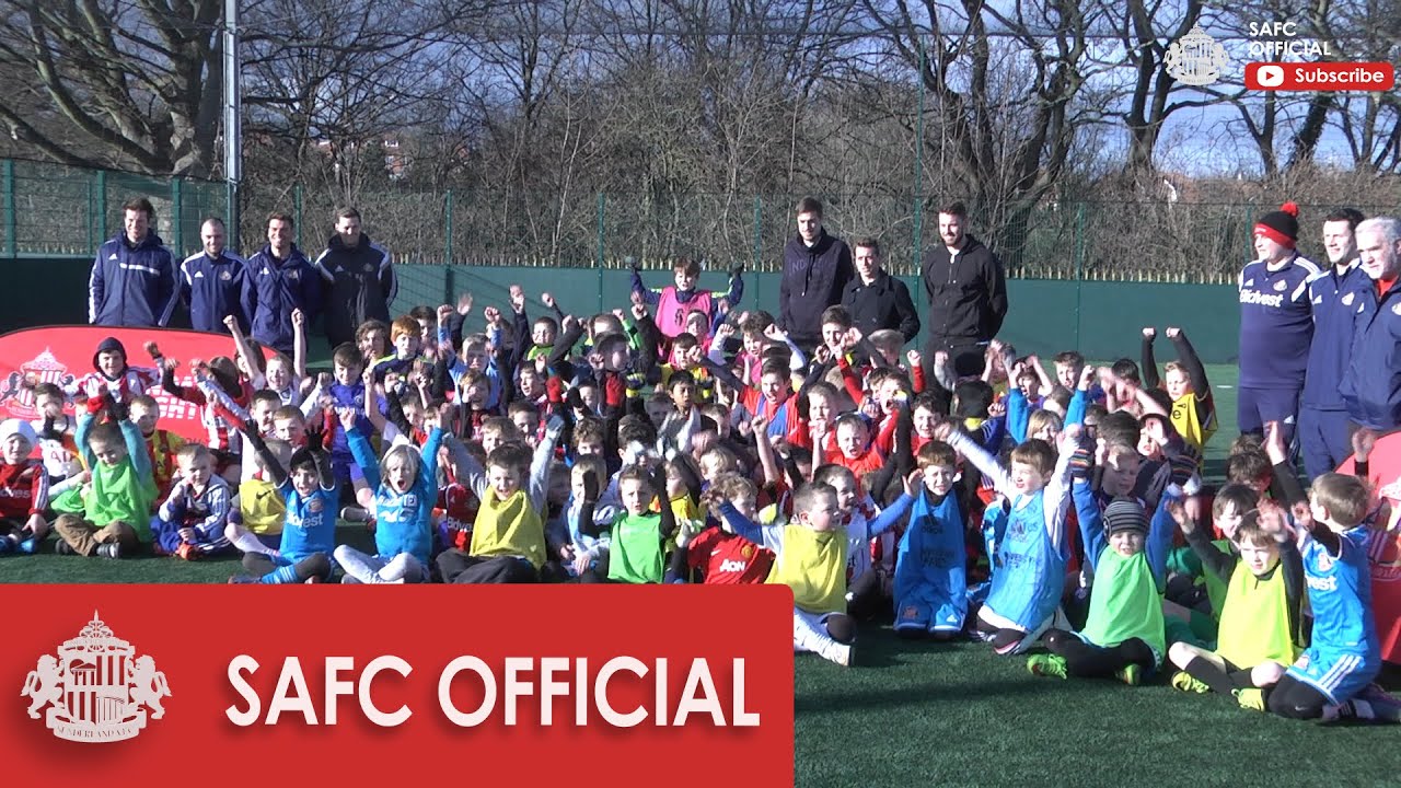 SAFC players join in at Goals for a kickabout - YouTube
