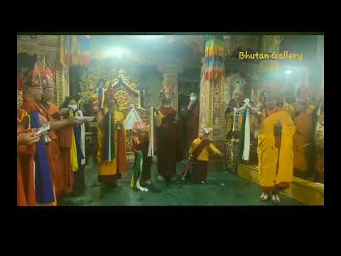 Cute dance of Terton Tshering Dorji yangsi and Peling Thuksey Rinpoche ...