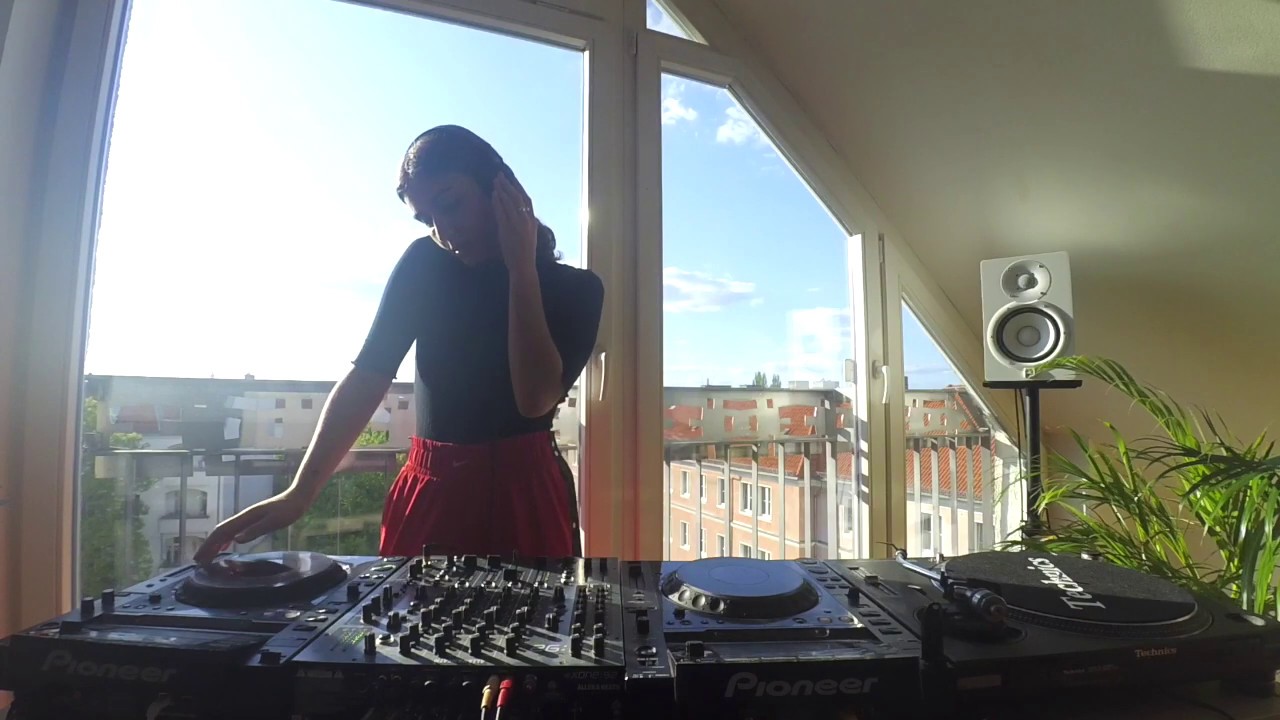 Lea Occhi @ Stay Home with Provocative Women For Music & Des Colérées ...