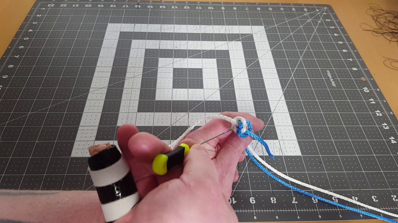 Button knot tutorial III Brian Toss shackle knot - YouTube