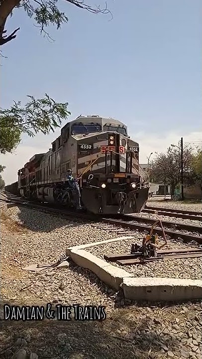 KCSM #4552 & #4538 GE AC4400CW - YouTube