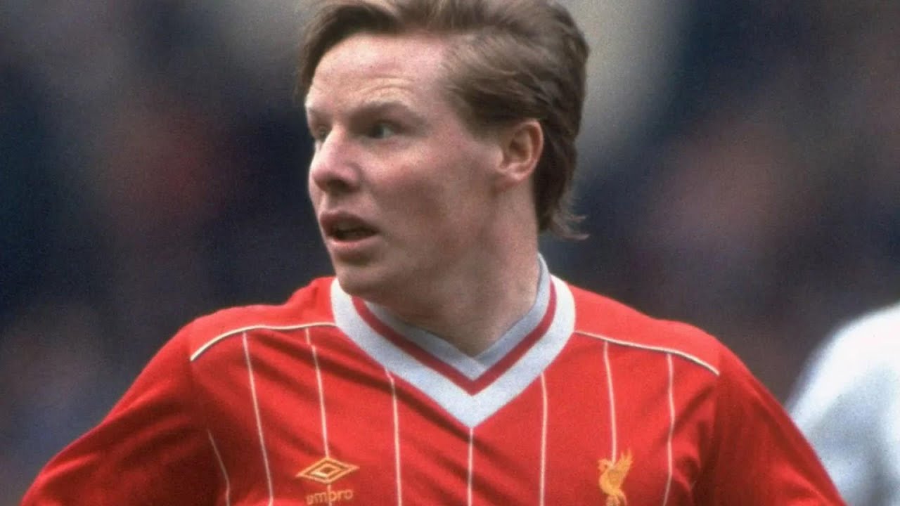 Liverpool legend Sammy Lee hoping to net HUGE sum by selling off ...