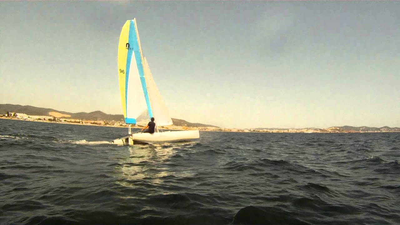 Volcada Nacra 5.7 - YouTube
