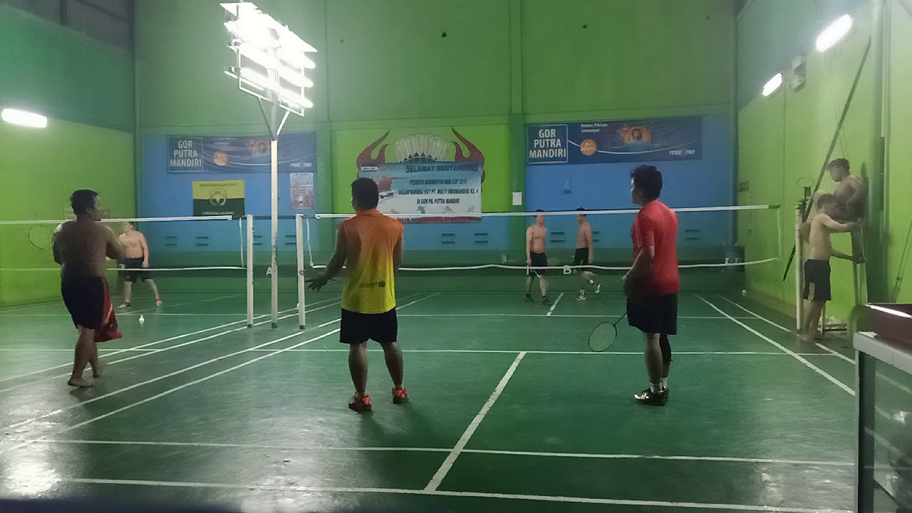 Badminton lucu - YouTube