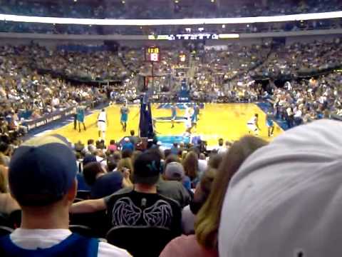 MAVS GAME BEGINING OF 3RD QTR - YouTube