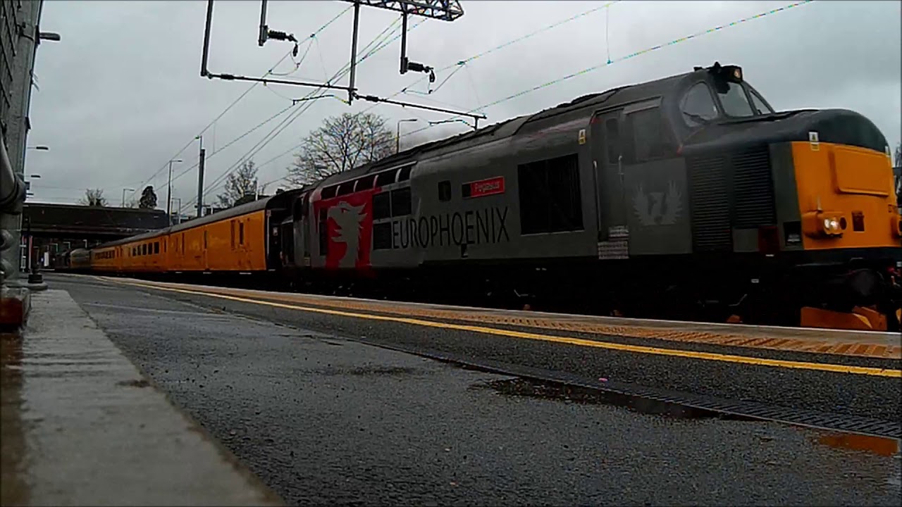 37611 and D6757 (37057) passing Flitwick 02/01/2018 - YouTube