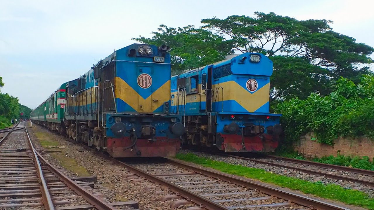 Alco WDM3A 6517 & WDM3D 6532 Two generation Indian Locomotive Side By ...