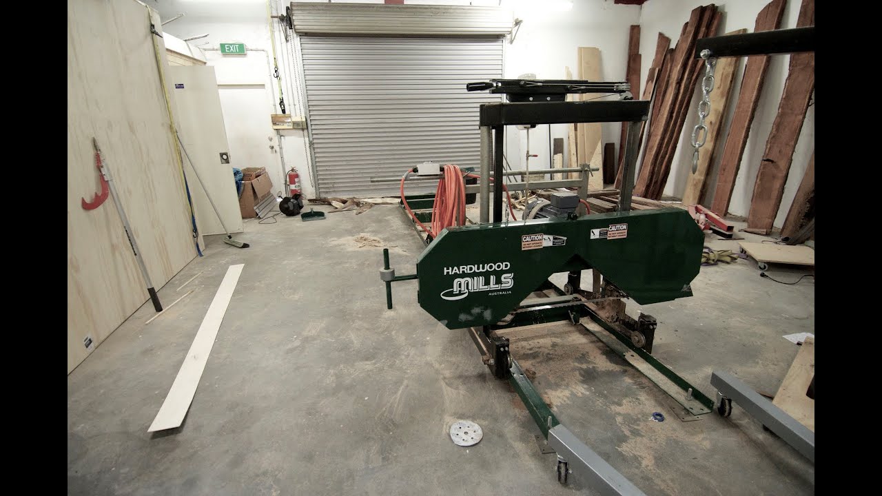 Milling logs with my electric bandsaw mill - JWS podcast - YouTube