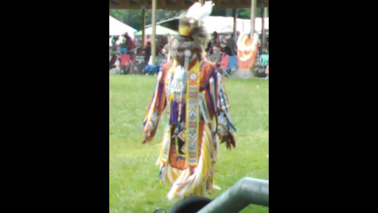 Native American couples dance - YouTube