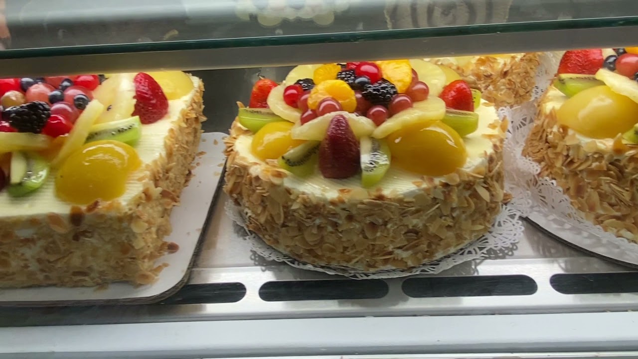 Vlogmas 2021 - Christmas Cookies at the La Bonne Bouchee French Bakery ...