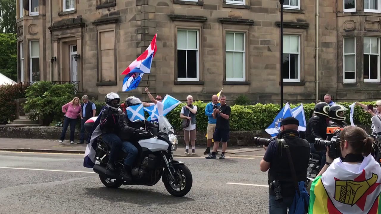 Yes Bikers on their way to Bannockburn - YouTube