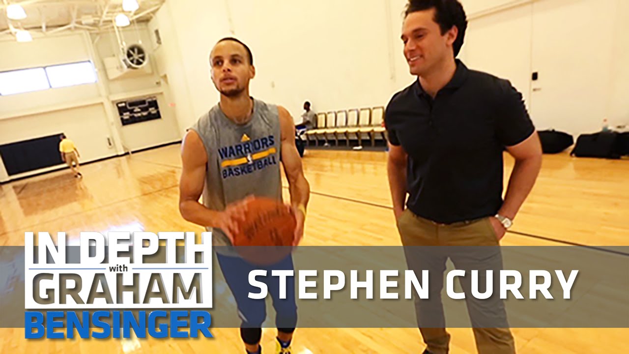 Steph Curry schools reporter on sinking shots - YouTube