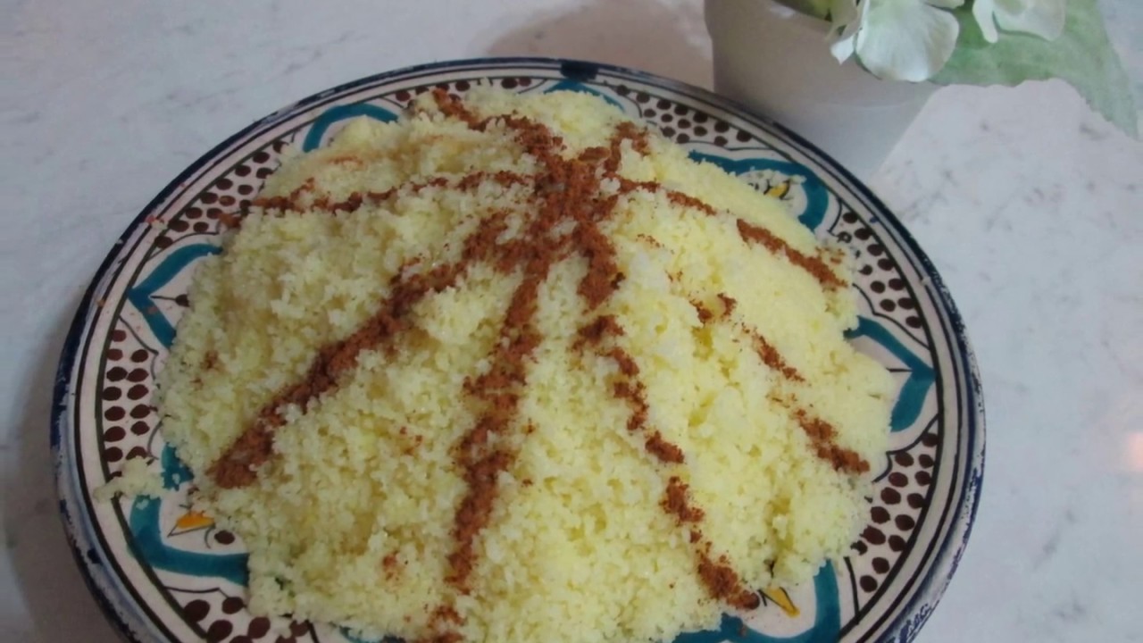 Couscous doux (seffa) - YouTube