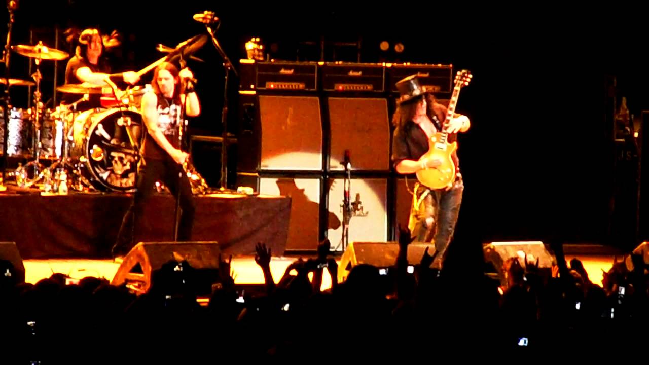 Slash - mean bone, Belgrade Arena - YouTube