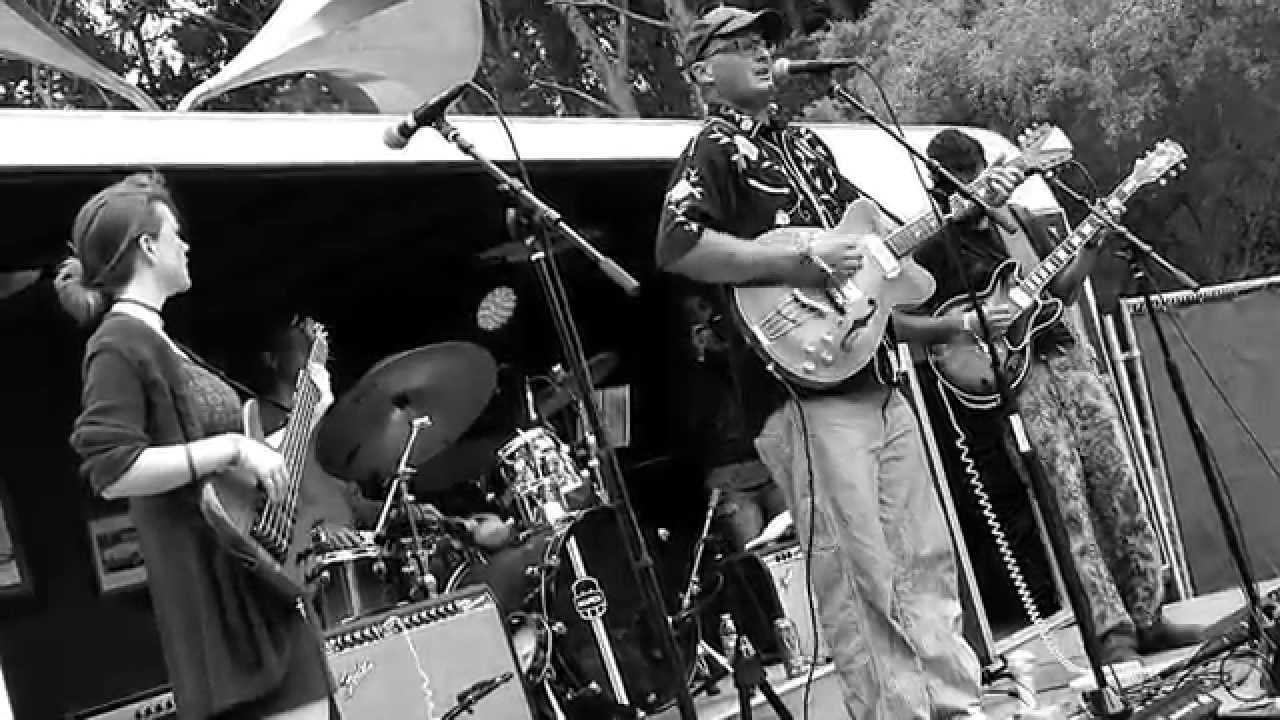 Arann Harris & the Farm Band - YouTube