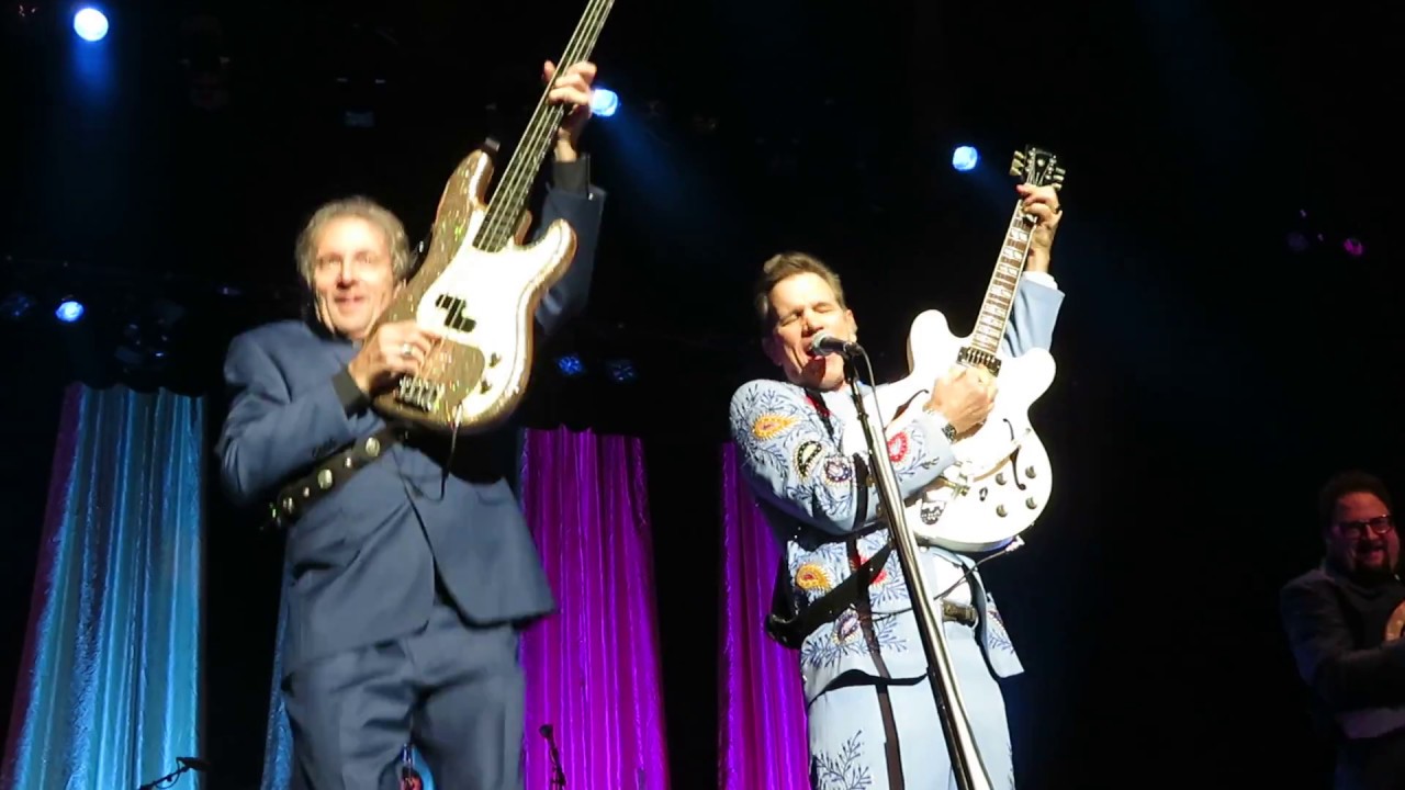 Chris Isaak - "Somebody's Crying" - Genesee Theater, Waukegan, IL - 10 ...