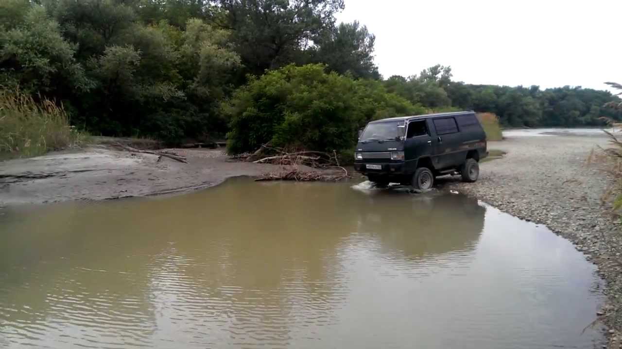 Mitsubishi Delica L300 off road - YouTube