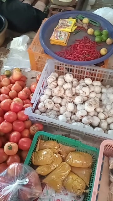 Sayur mayur segar di pasar - YouTube