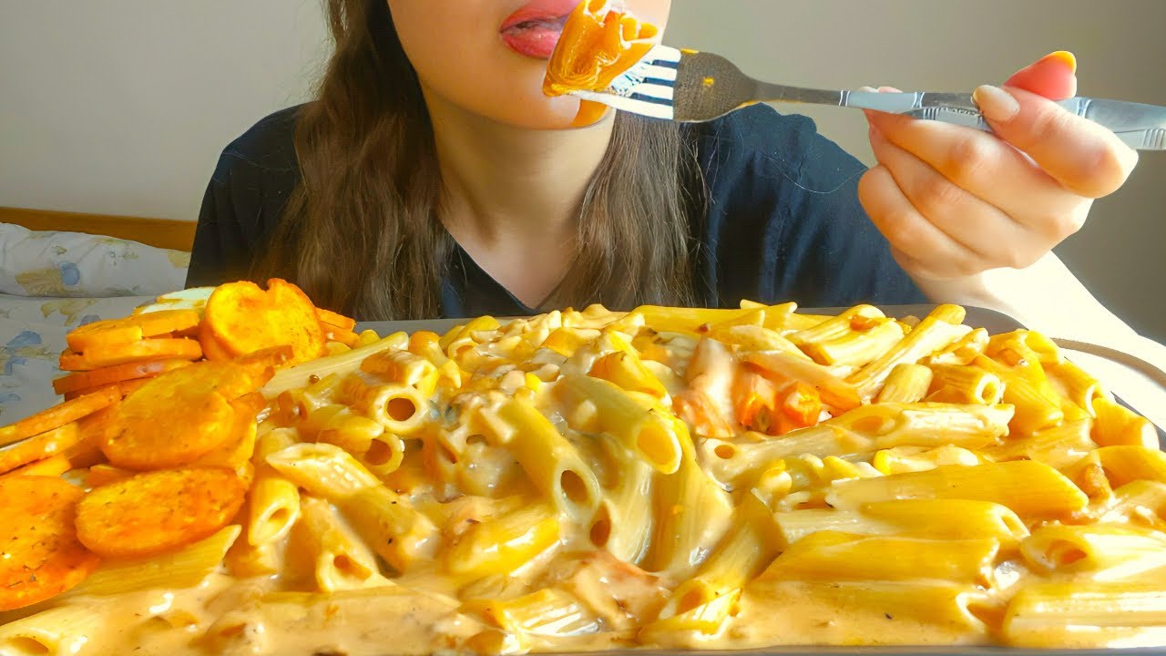 ASMR SPICY AND CREAMY PASTA MUKBANG EATING SOUNDS - YouTube