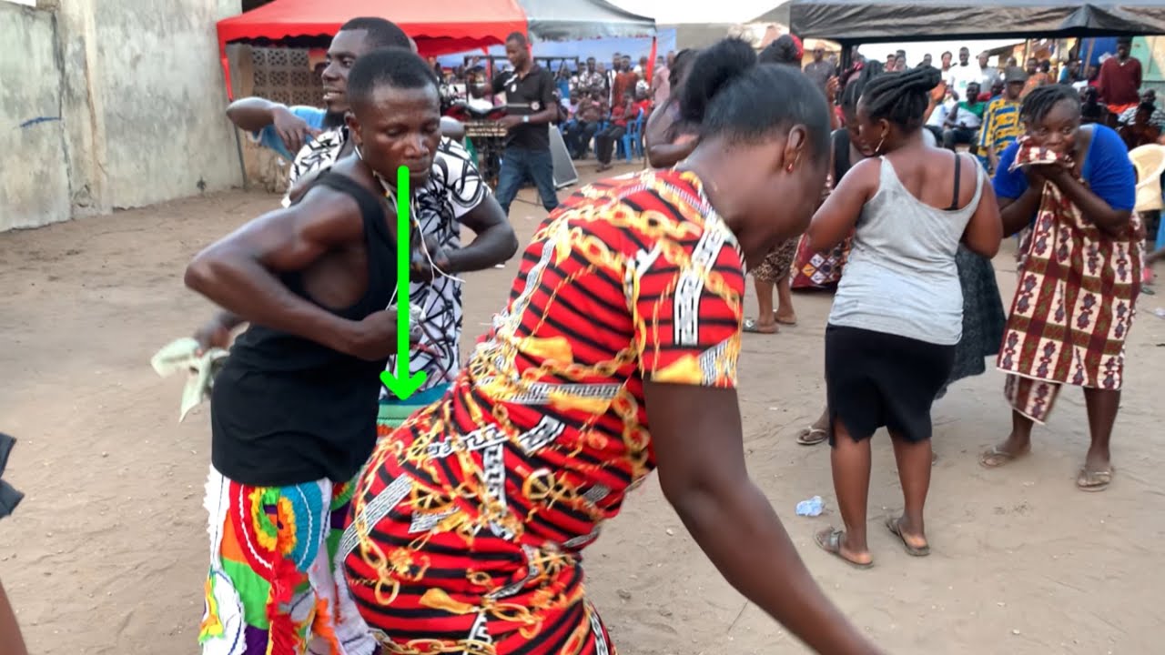 Coastal band surprising the people again. Superb jam to watch. The best ...