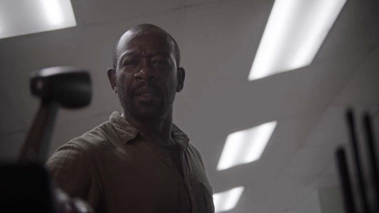 Fear The Walking Dead S4E11 - Morgan finds the gas station | Radio talk ...