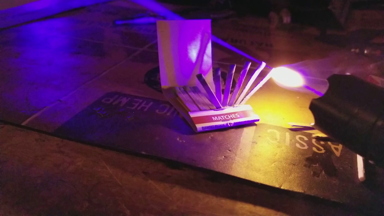 Thor M2 1W 445nm laser quick burn - YouTube
