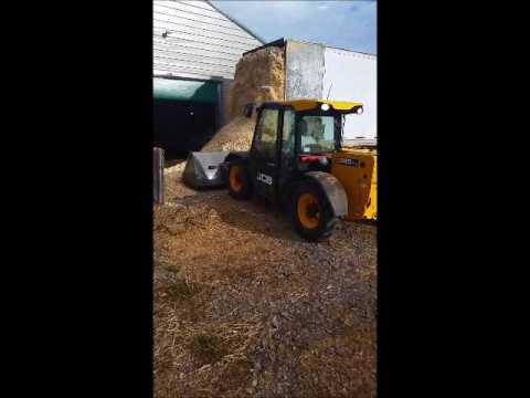 JCB Loadall 525 Turkey House Bedding - YouTube