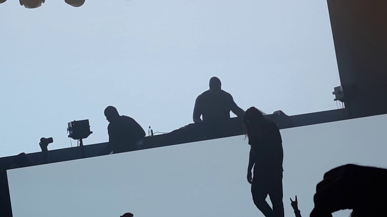 DJ Diesel [Shaq] Bass Night & 12th Planet , Jesus Walks remix - YouTube