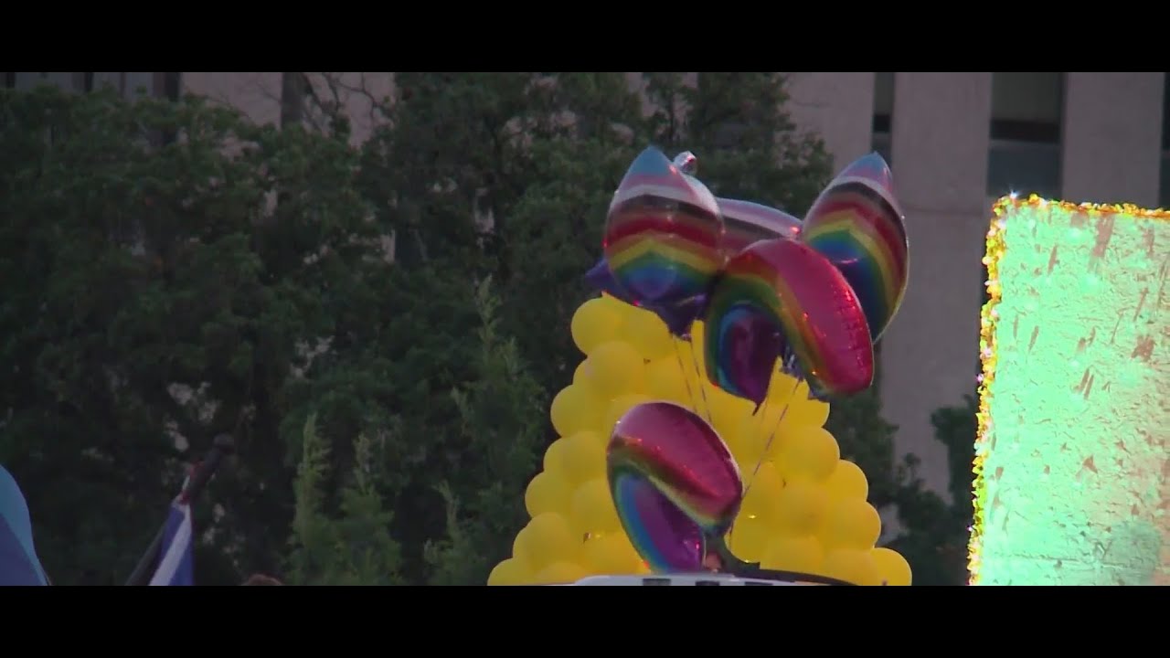 33rd annual Pride parade returns to Austin Saturday - YouTube