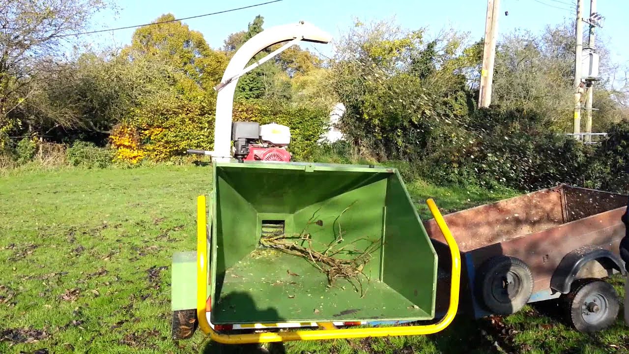 Arbor Eater PZ110 Wood chipper - YouTube