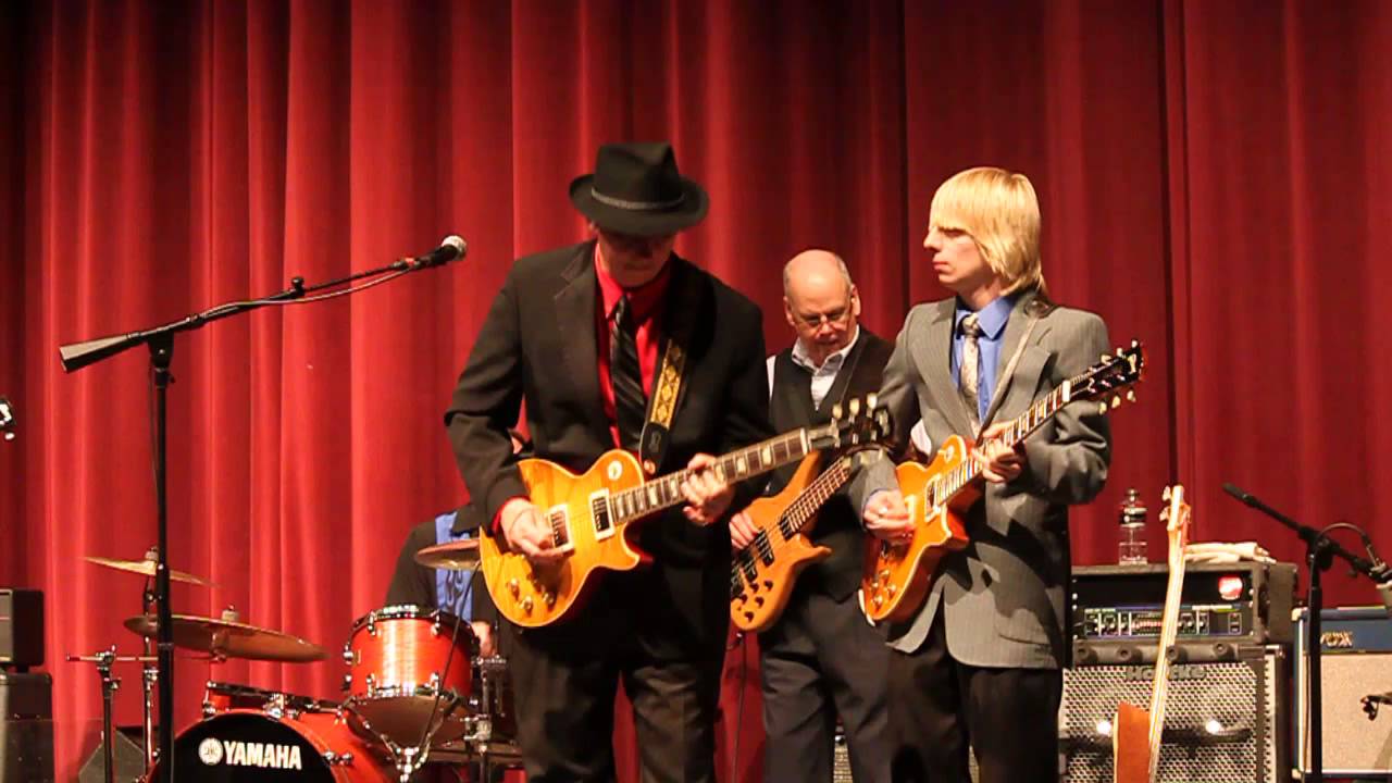 Ryan Kendrick with Billy Crawford Wowing the Crowd - YouTube