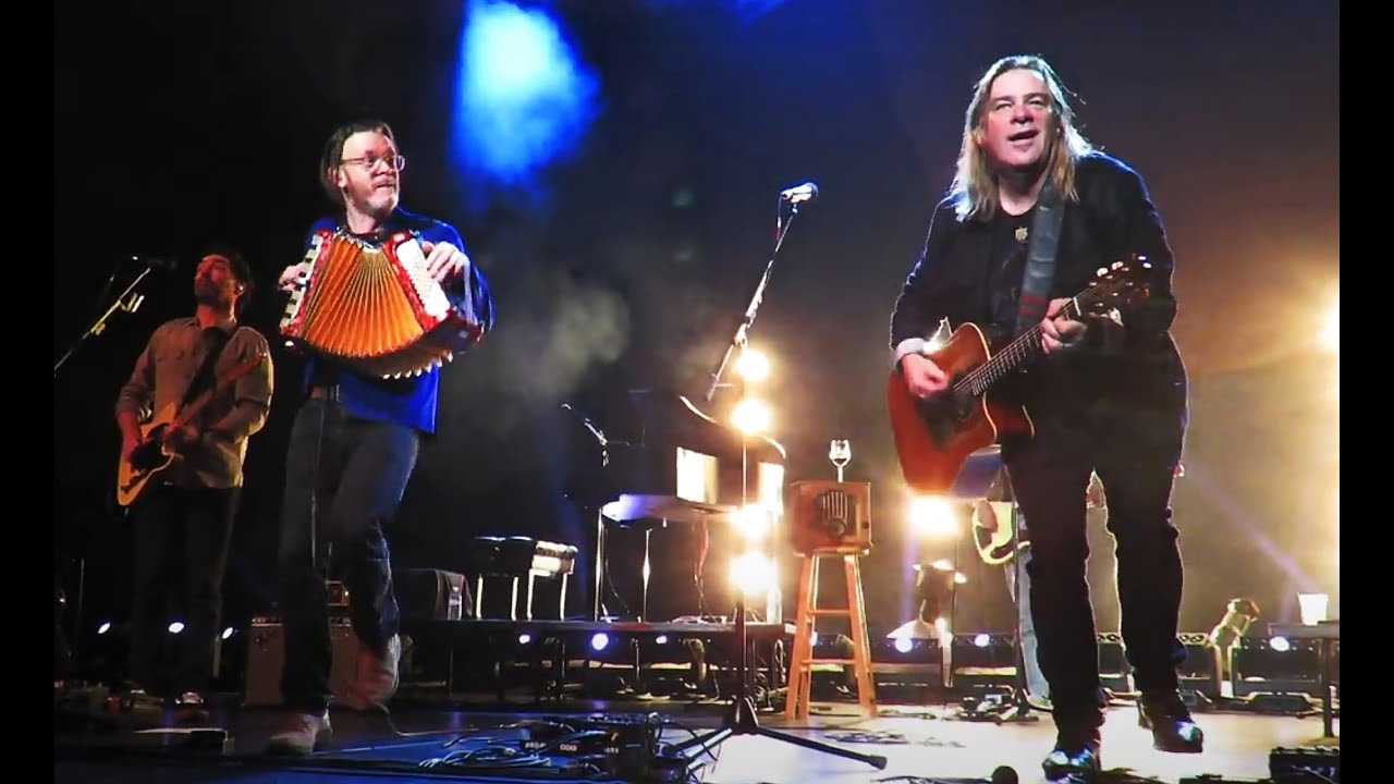 Crew Year's Eve In Edmonds WA, Alan Doyle & The Beautiful Beautiful ...