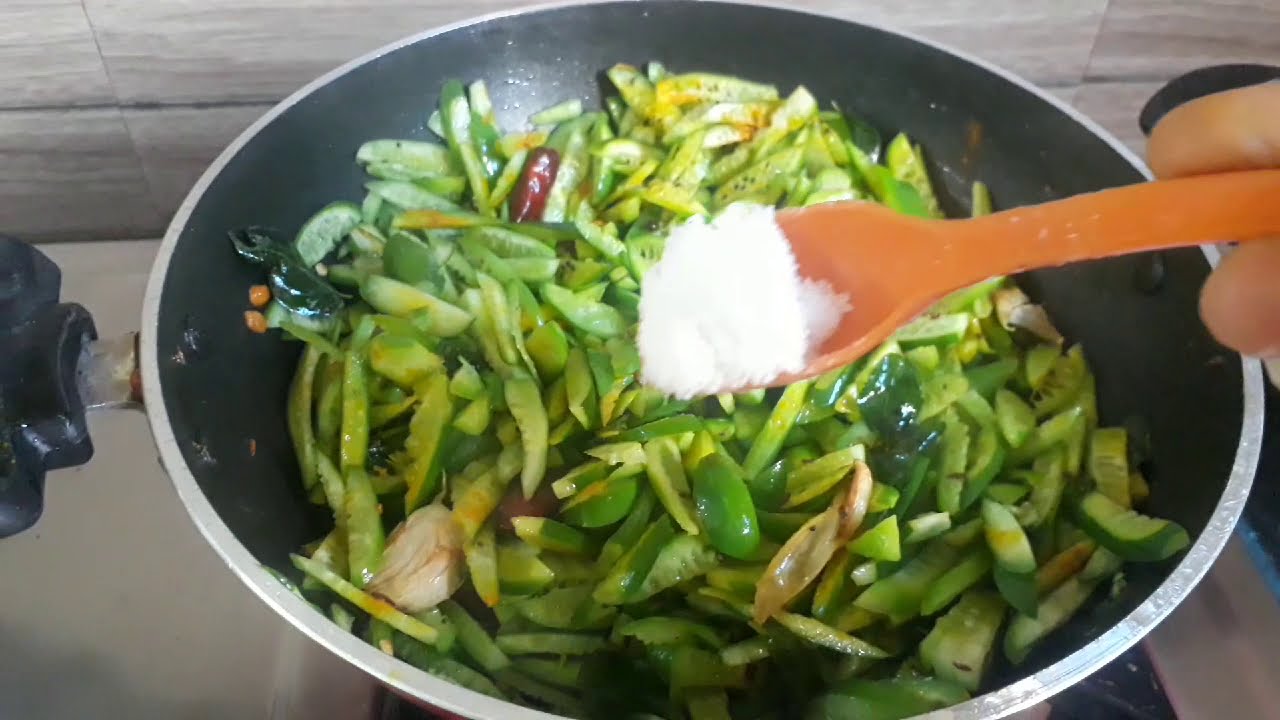 Dhondakay kobbari fry - YouTube