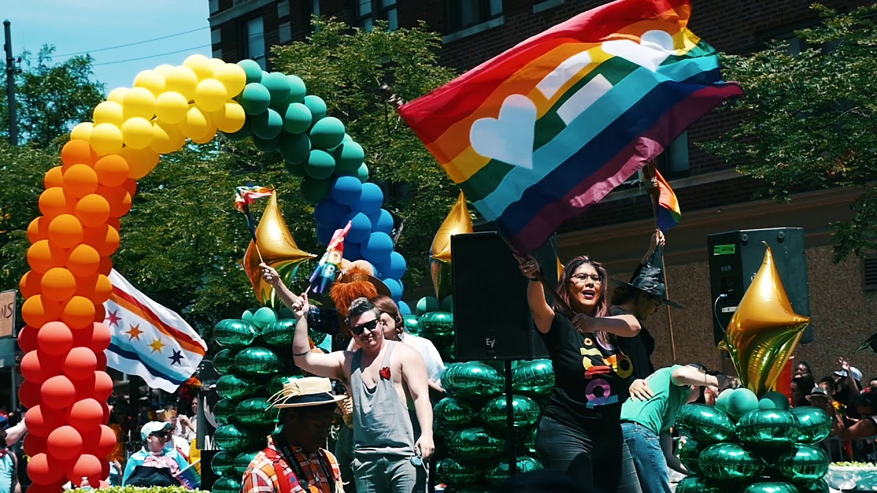 2018 Chicago Pride parade - YouTube