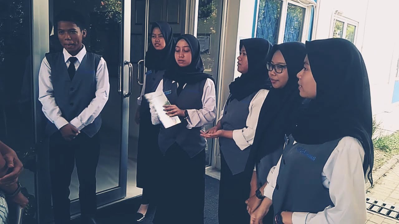 FO SMK Darmawan / Front Office - YouTube