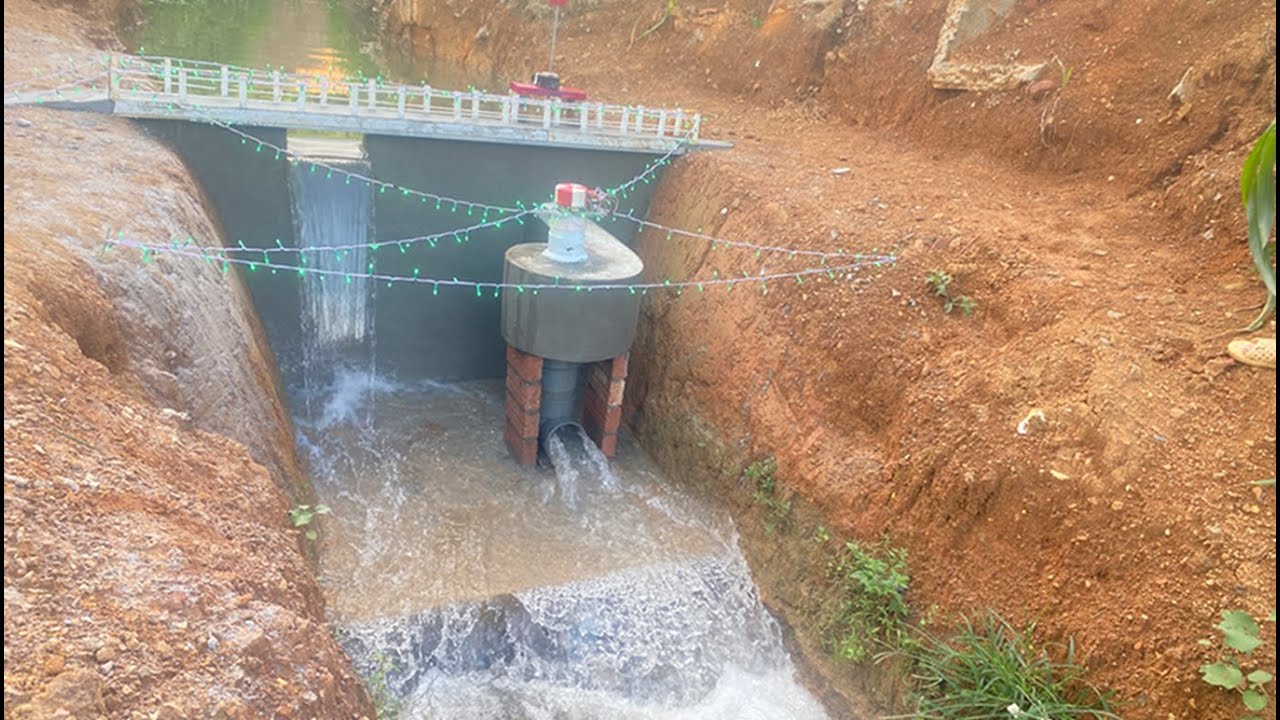 Mini hydropower design with an extremely powerful generator set - YouTube