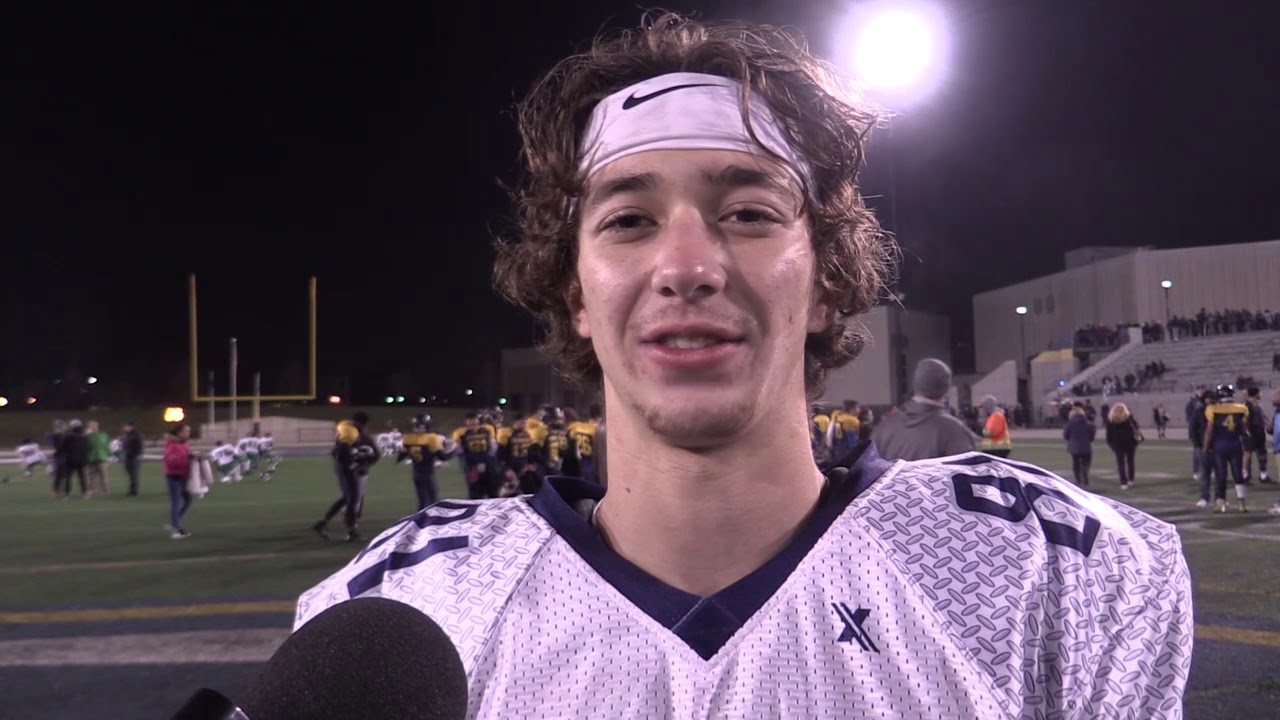 Eric Tavares makes catch of the season - YouTube